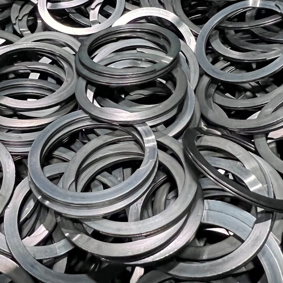 Spiral Ring Retains Component in Butterfly Valve | Rotor Clip